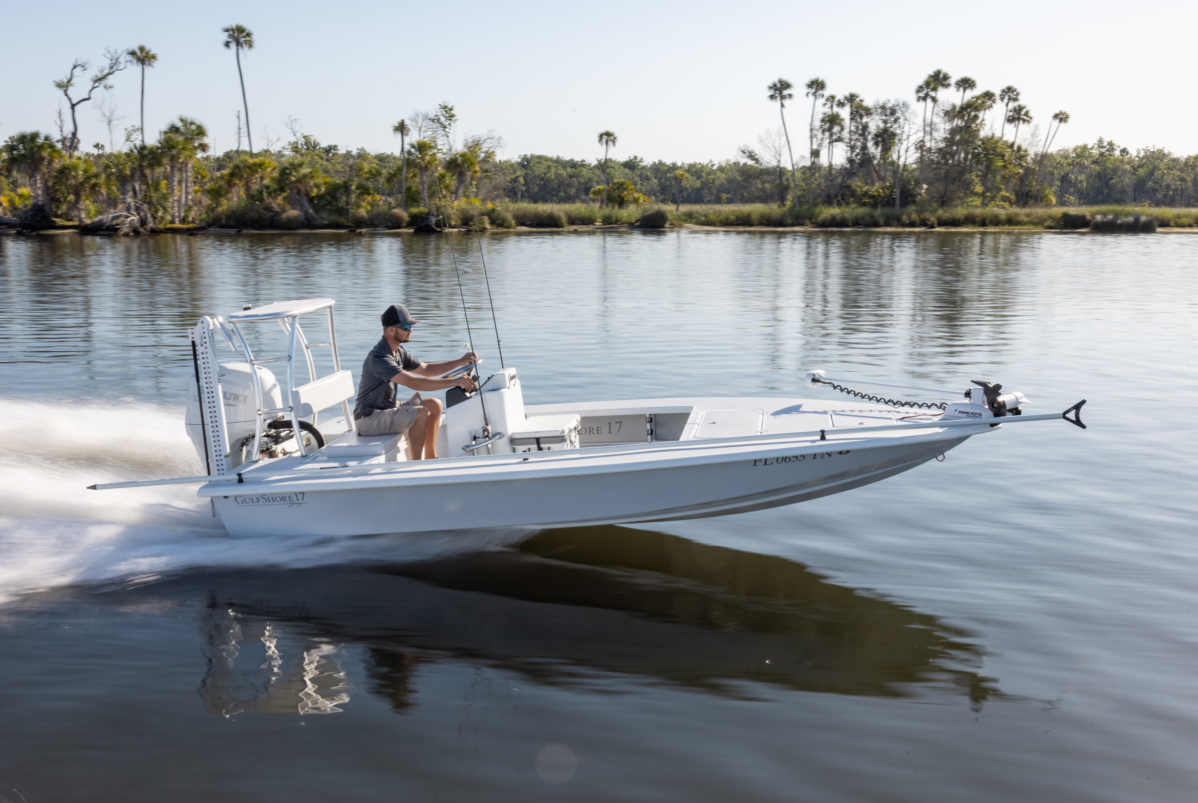 Raised center console | Dedicated To The Smallest Of Skiffs